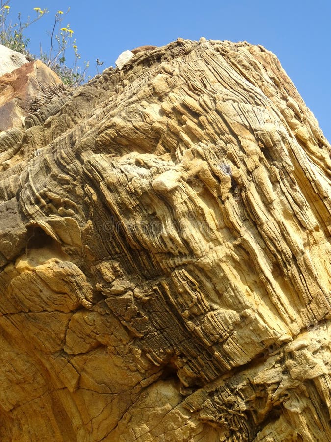 Roca erosionada por el mar imagen de archivo. Imagen de roca - 66556491