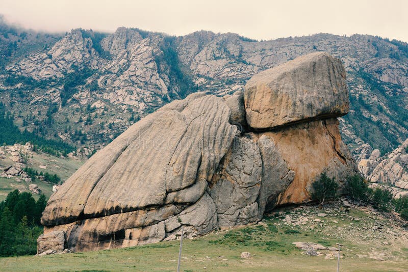 Roca grande imagen de archivo. Imagen de verano, agua - 99436915
