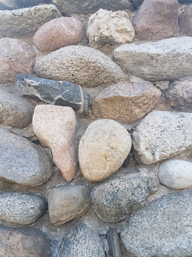 Roca Grande Y Pesada Para La Trayectoria Y Los Caminos Constructivos ...