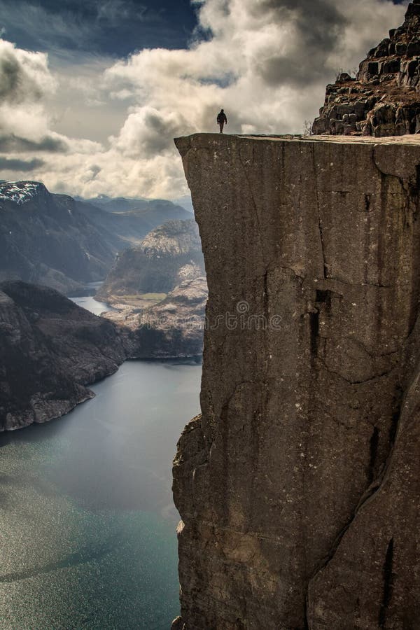 Noruega - Preikestolen, La Roca Del Púlpito Foto de archivo - Imagen de ...