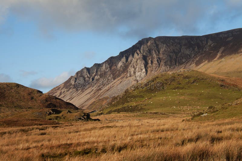 Roca Ridge foto de archivo. Imagen de roca, lago, colinas - 17102284