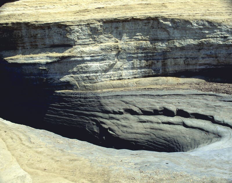 Rocas de la erosión imagen de archivo. Imagen de isla - 6956809
