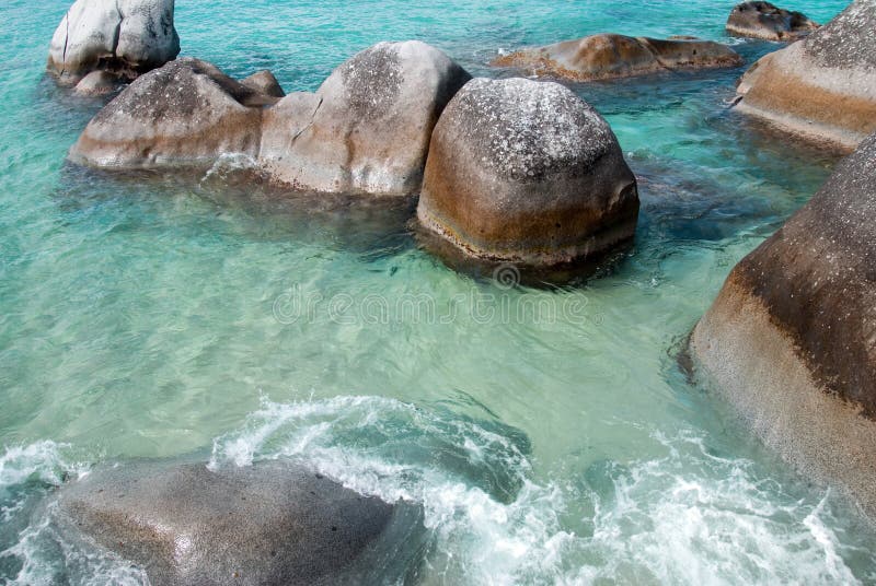 Rocas de la playa imagen de archivo. Imagen de caribe - 1792793