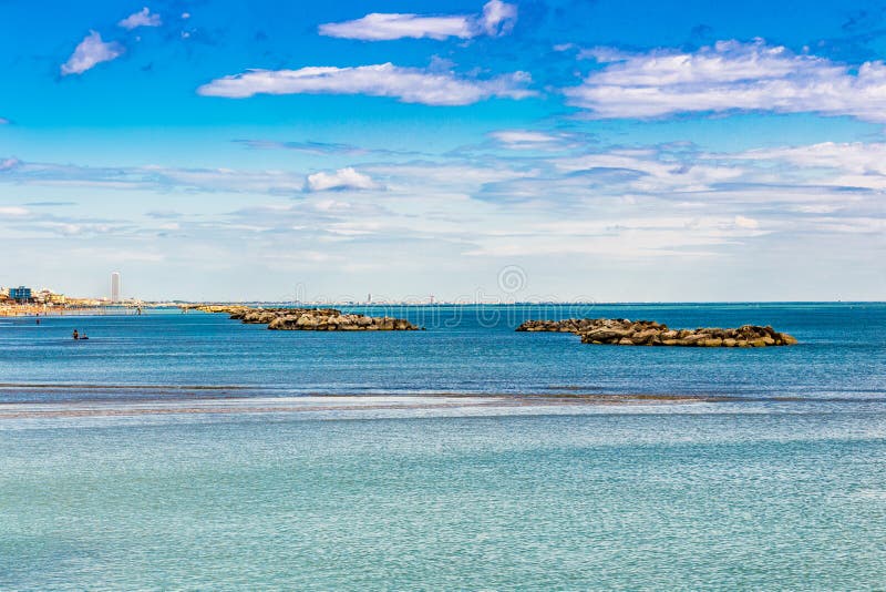 Rocas del rompeolas foto de archivo. Imagen de rompeolas - 73219344