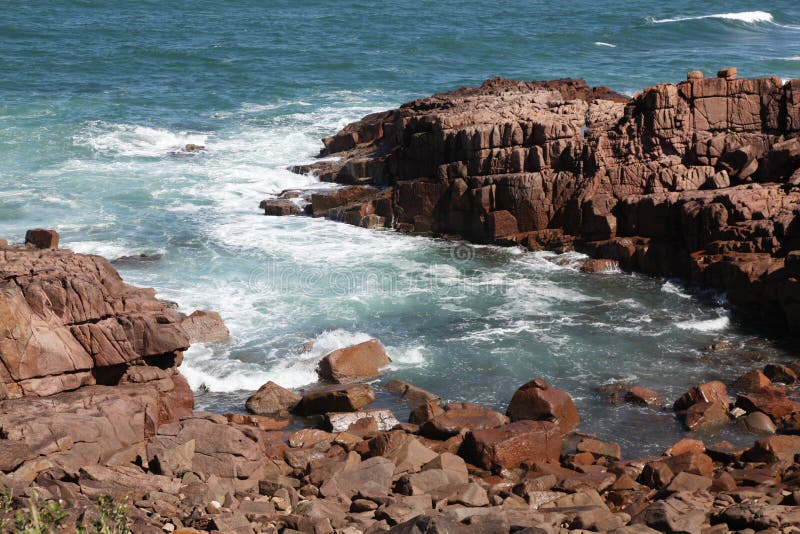Rocas Naturales Hermosas Al Lado Del Mar Foto de archivo - Imagen de ...