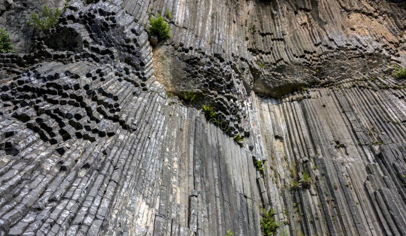 Roche de basalte photo stock. Image du structure, horizontal - 56995652