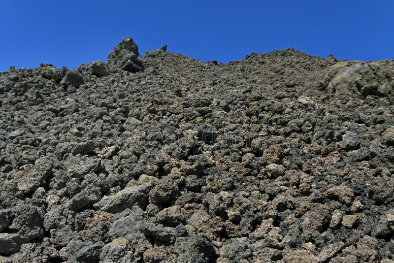L'Etna - roche volcanique photo stock. Image du volcanique - 29367596