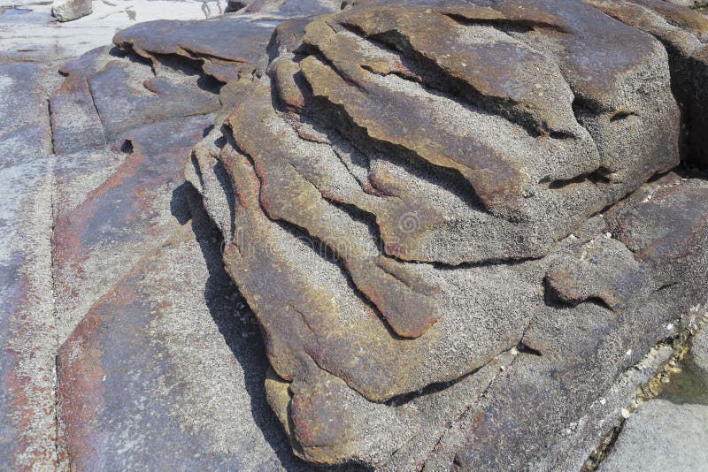 Roche volcanique rouge image stock. Image du surface - 45157199