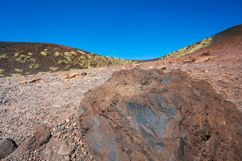 Roche Volcanique Sur L'Etna, Italie Photo stock - Image du lumière ...