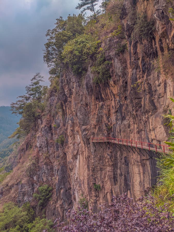 Rock bridge Forest Park stock image. Image of cliff - 202623577