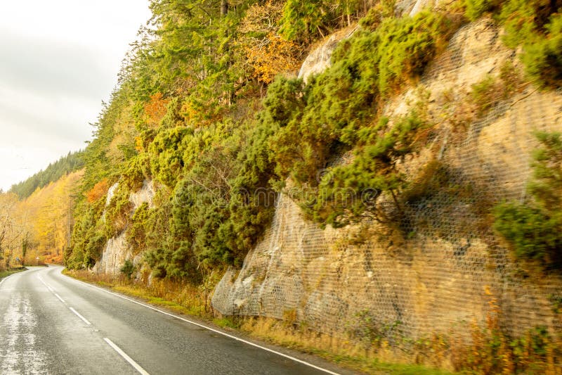 Rock Fall Preventative Mesh To Stop Vehicles or Passers by from Being ...