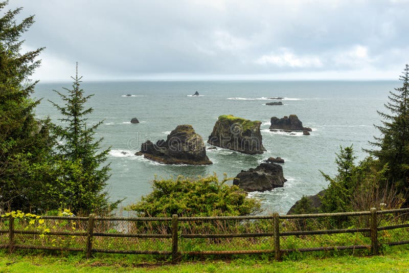 Rock Formations on the Pacific Coast at Arch Rock Viewpoint, Oregon ...