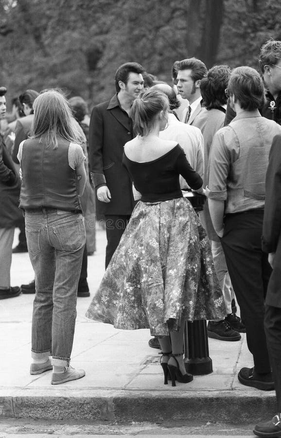 Rock and Roll Radio Campaign March Editorial Photo - Image of edwardian ...