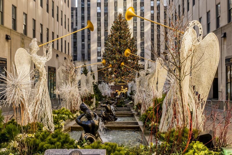 Rockefeller Center Christmas Tree Editorial Stock Photo - Image of tree ...