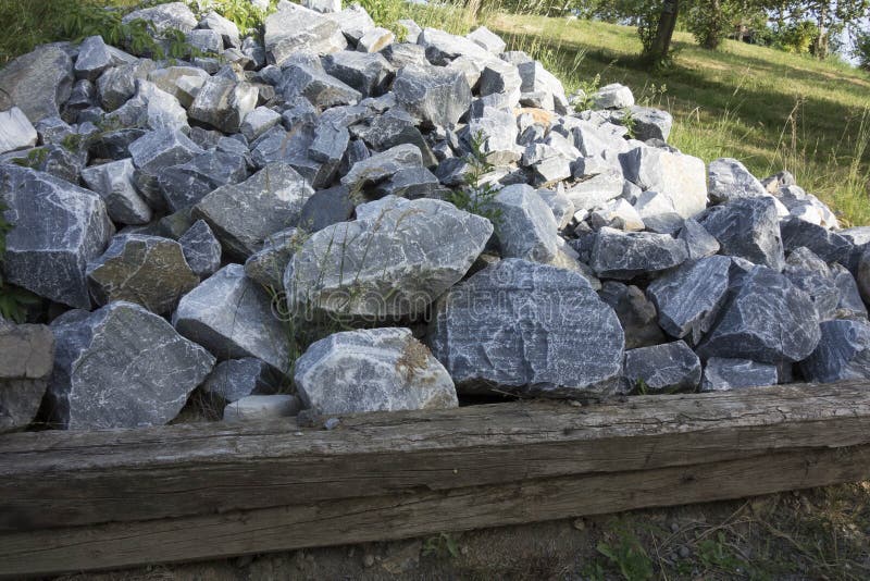 Rockery, Garden with Stones and Rocks Stock Photo - Image of building ...