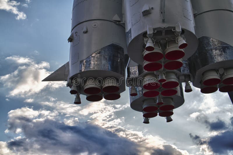 SPACE SHUTTLE DISCOVERY VAPOR TRAIL NASA Stock Photo - Image of ...