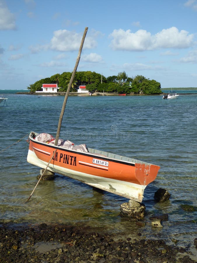Small Boat Careened on Rocks Editorial Stock Photo - Image of rocks ...