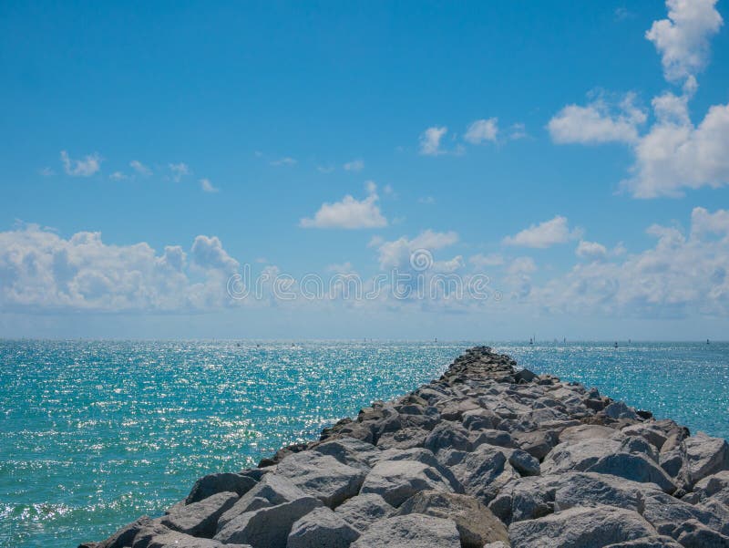 Rocks Su South Pointe Pier Miami Beach/Rocky Depth of Field Fotografia ...