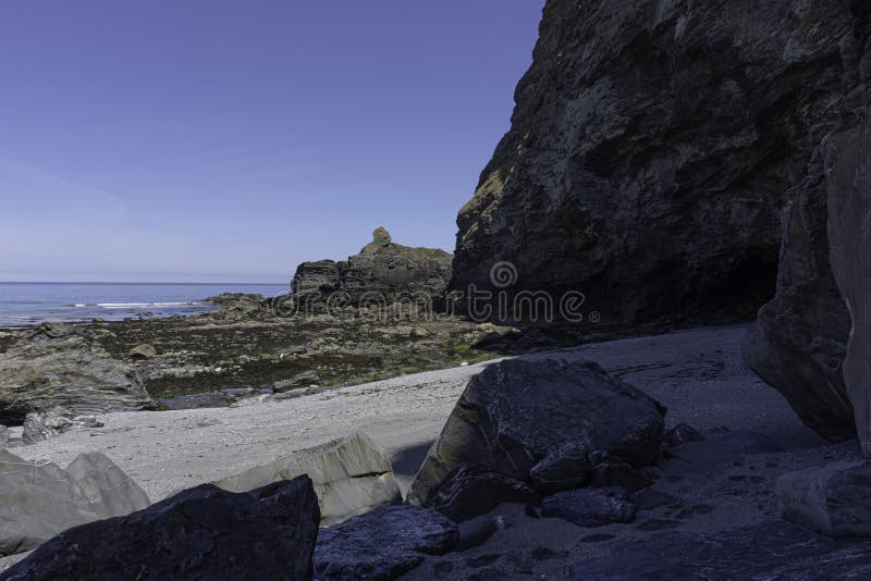 Rocky Beach on Cornwall Coast Stock Photo - Image of sunny, scenic ...