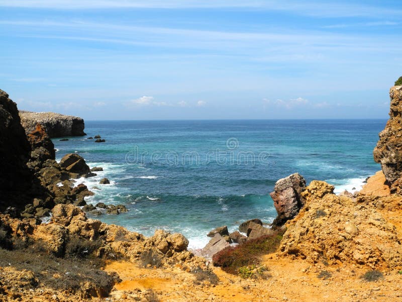 A Rocky Cliff Beach stock photo. Image of cliffs, ocean - 27729404