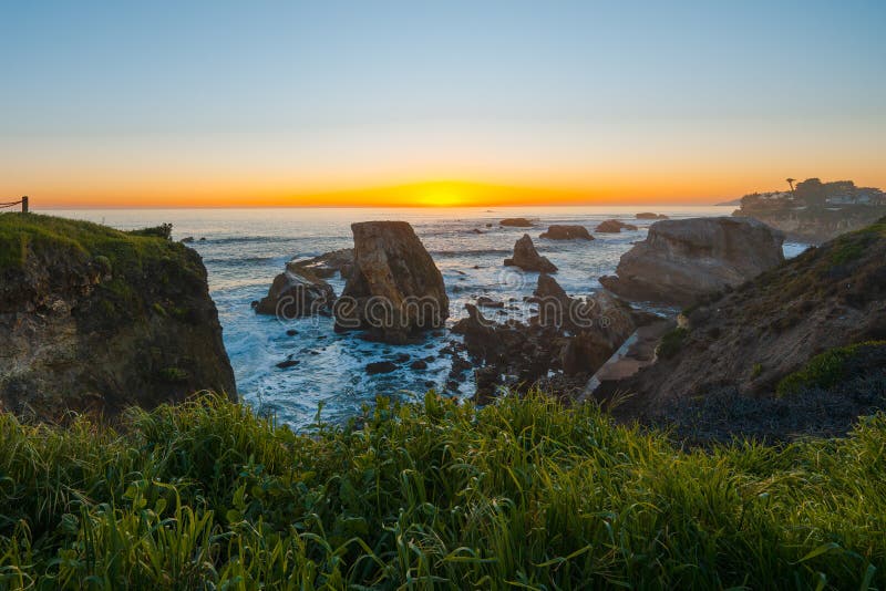 Rocky Cliffs at Sunset, Pismo Beach, California Stock Photo - Image of ...