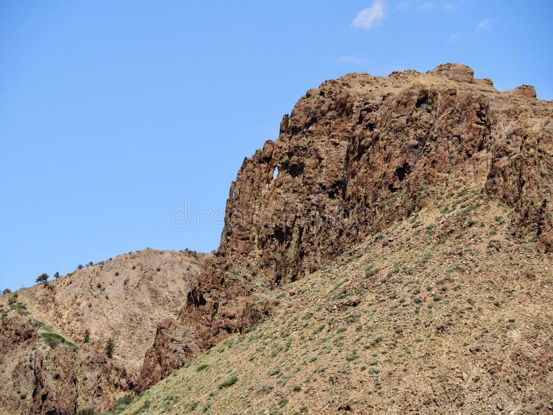 Rugged Jagged Ancient Rock Outcrop Desert Landscape Stock Photos - Free ...