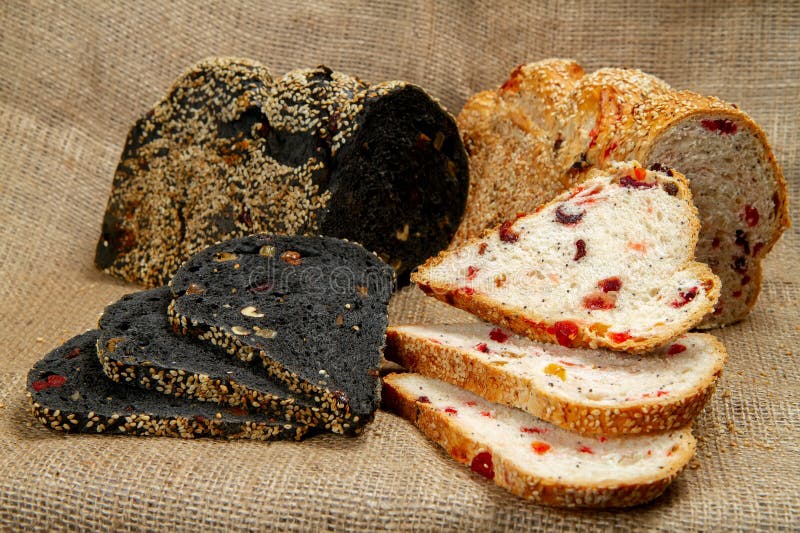 Rodajas De Pan Triangular Al Fondo De La Burlap. Imagen de archivo ...