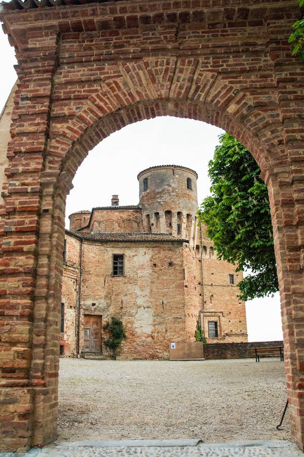 Roddi d`alba castle stock image. Image of arch, cuneo - 91455603