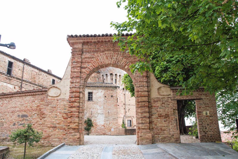 Roddi d`alba castle stock photo. Image of burg, langhe - 91455776