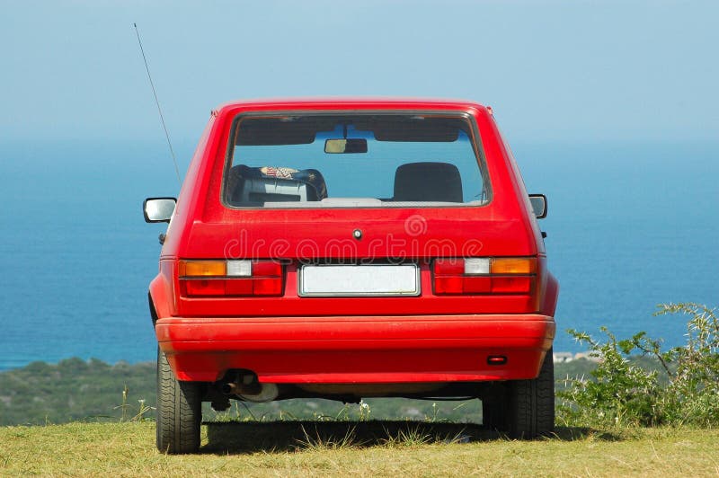 Rode auto stock afbeelding. Image of daarna, buiten, geparkeerd - 3261517