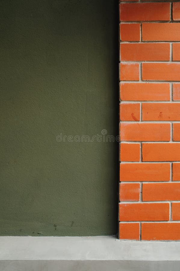 Rode Baksteen En Groene Donkere Muur. Stock Afbeelding - Image of ...