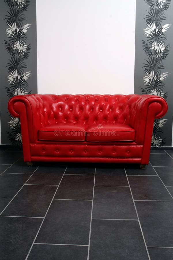 Rode bank stock afbeelding. Image of reeks, ontwerp, leer - 4003897