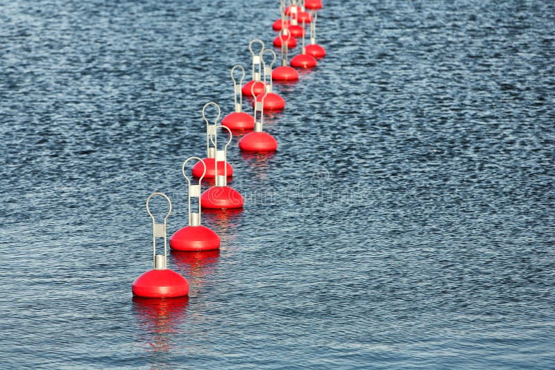 Rode Boei Voor Meertrosboten Op Het Water Stock Foto - Image of ...