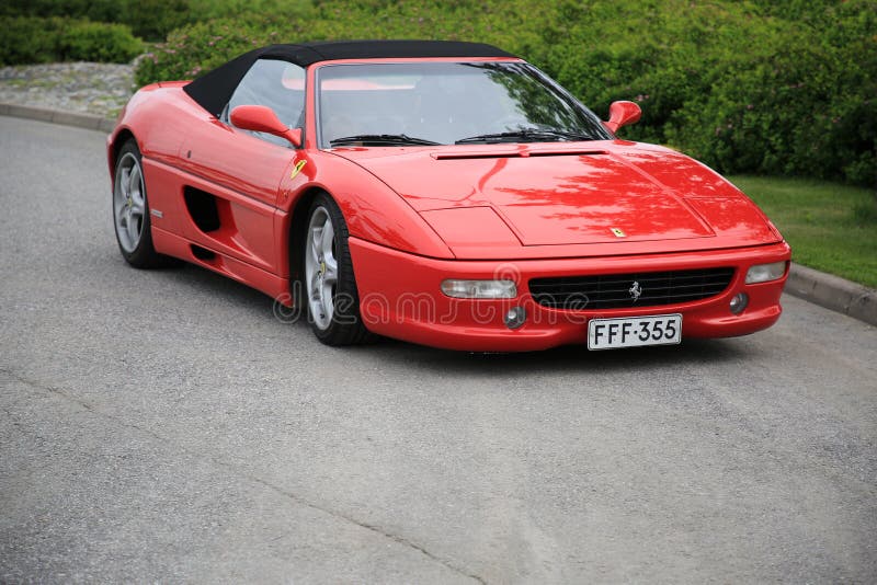 Rode Ferrari-Geparkeerd Convertibel Redactionele Stock Foto - Image of ...