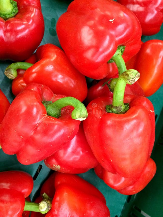 Rode Groene paprika stock afbeelding. Image of opslag - 61407663