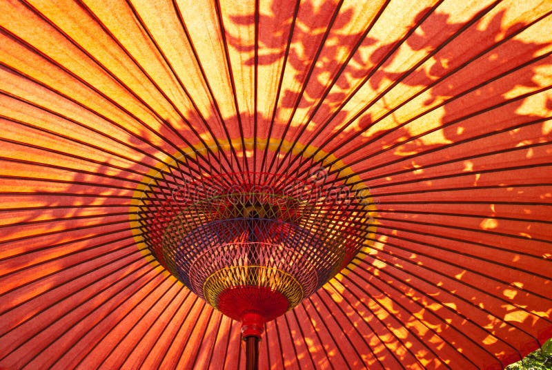 Rode Japanse parasol stock afbeelding. Image of aziatisch - 16607741