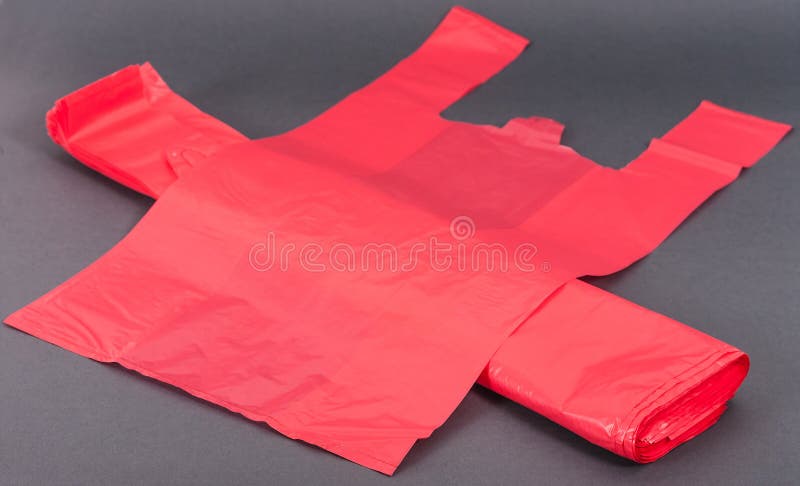 Rode plastic zakken stock afbeelding. Image of winkelen - 32468017