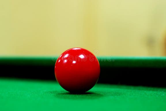 Rode snookerbal stock afbeelding. Image of sport, laken - 3983405