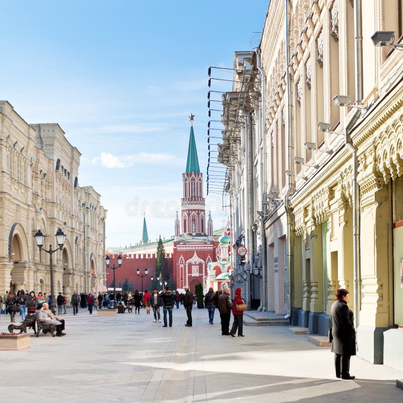 Rode Vierkant En Nikolskaya-straat in Moskou Redactionele Fotografie ...