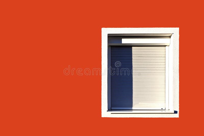 Rode Voorgevel Met Venster En Blinden Stock Afbeelding - Image of ...
