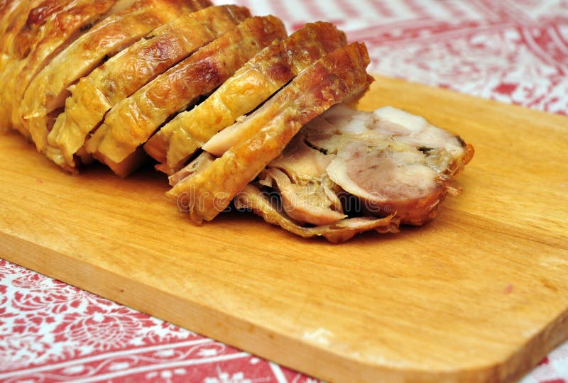 Rodillo Del Pollo De Carne Asada Foto de archivo - Imagen de superficie ...