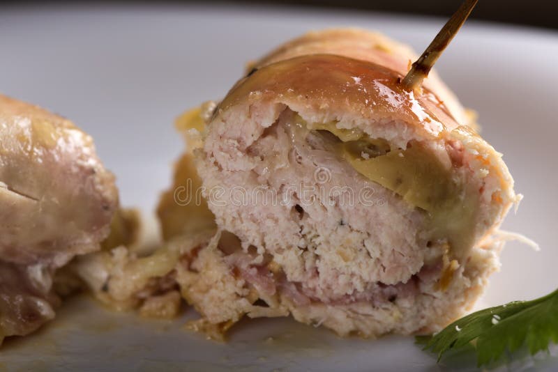 Rodillos del pollo frito foto de archivo. Imagen de tocino - 67609972