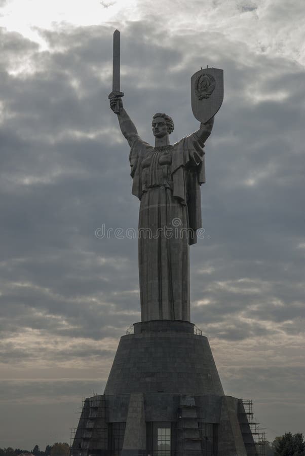 Statue Des Mutterlandes, in Kiew, Ukraine Diese Statue Wurde in Der ...