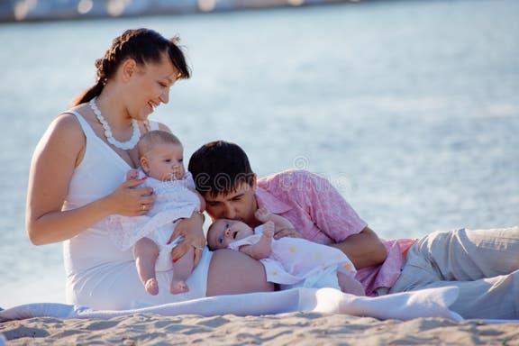 Rodzina obraz stock. Obraz złożonej z cukierki, giro - 14487711