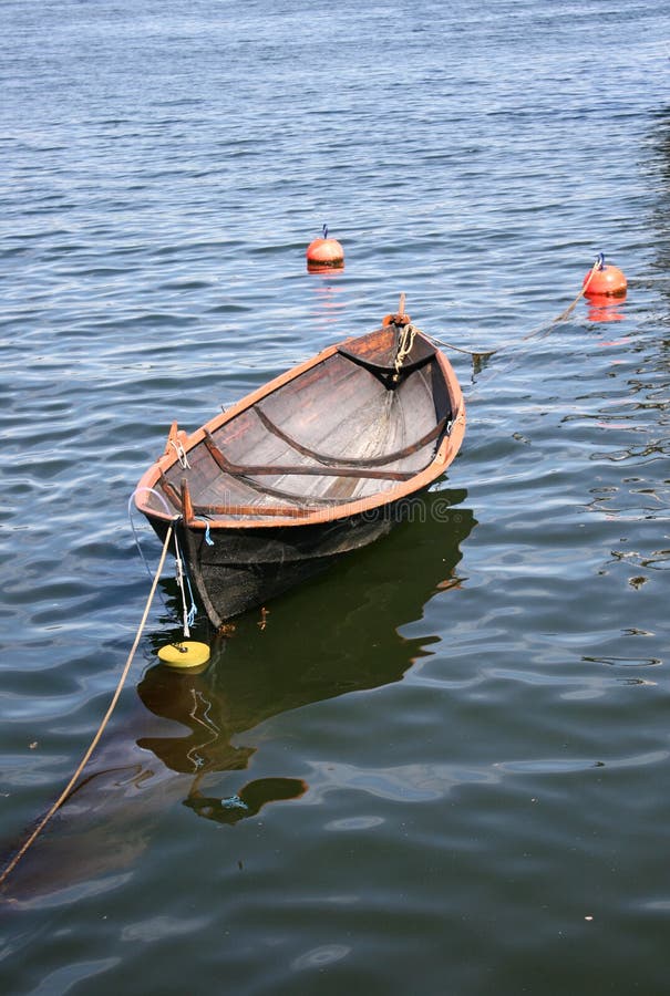 Roeiboot stock foto. Image of fjord, overzees, roeiboot - 9625064