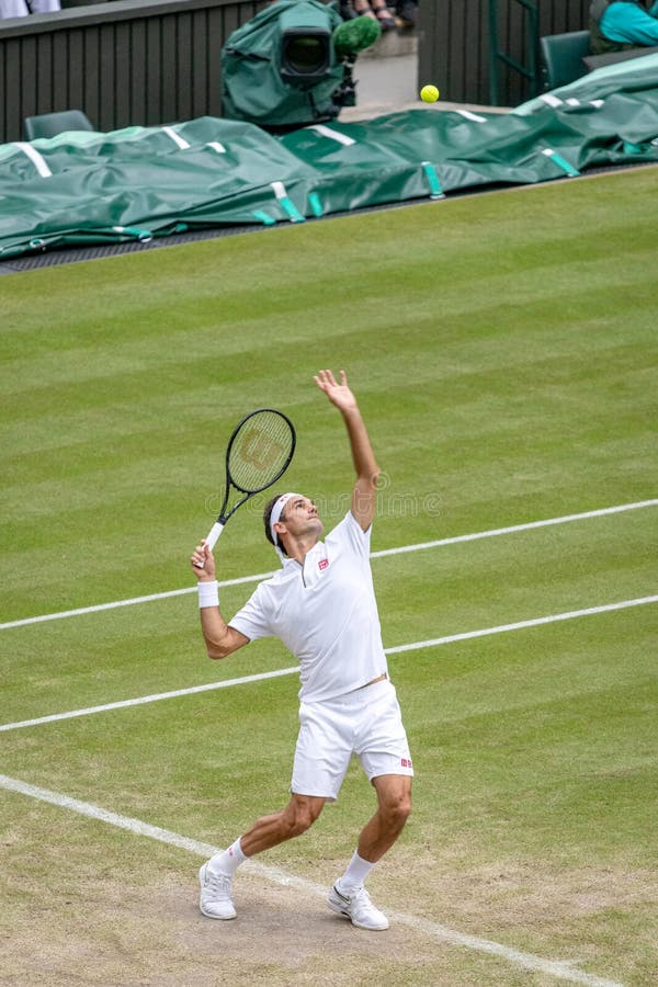 Roger Federer at Wimbledon editorial stock image. Image of slam - 152934944