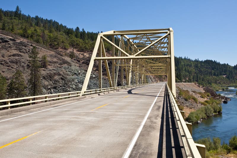 Rogue River Bridge stock photo. Image of drive, iron - 10855490