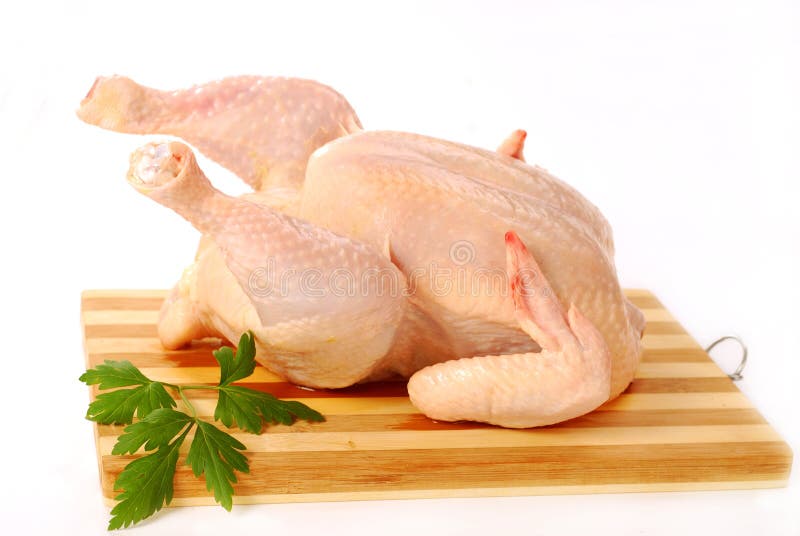 Rohes vollständiges Huhn stockfoto. Bild von geflügel - 12718576