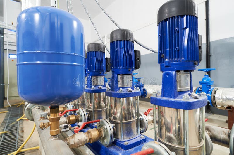 Rohre Und Ventil in Der Wasserpumpstation Stockfoto - Bild von ...
