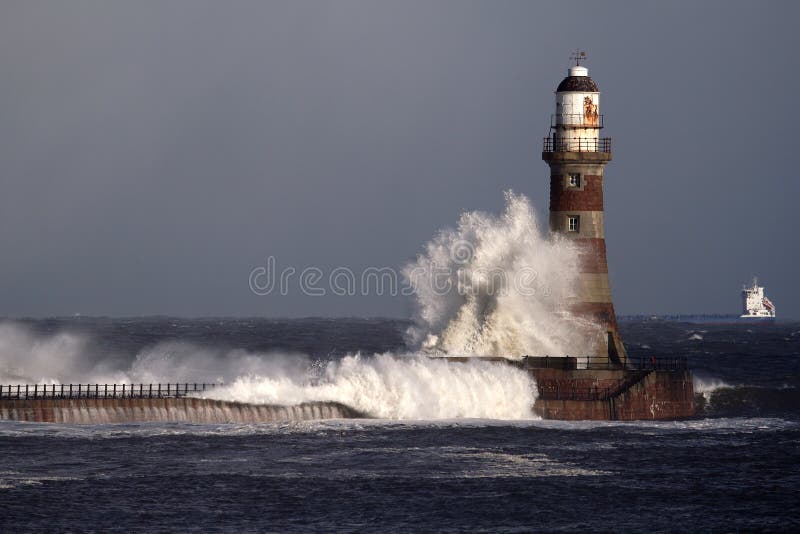 Roker Lighthouse Wave stock image. Image of roker, pier - 30117889